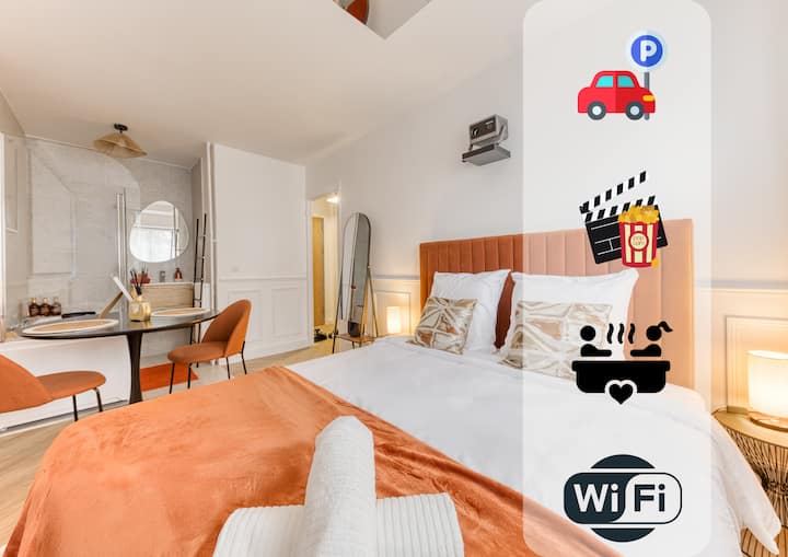 Sienna Velvet Room • Balnéo & Cinéma | Ligne 9 - Montreuil