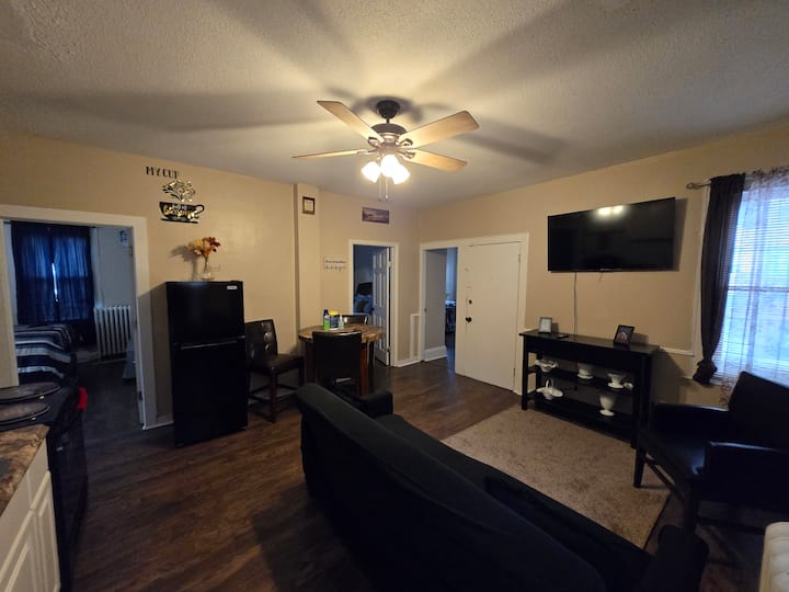 Clean & Updated 3br 1bath Near Bushnell/downtown - Hartford, CT