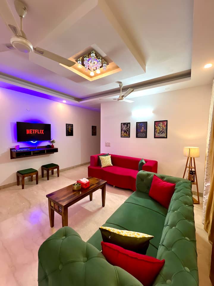 The Sunset Boulevard- 3br W/king Beds|patio+heater - Neu Delhi