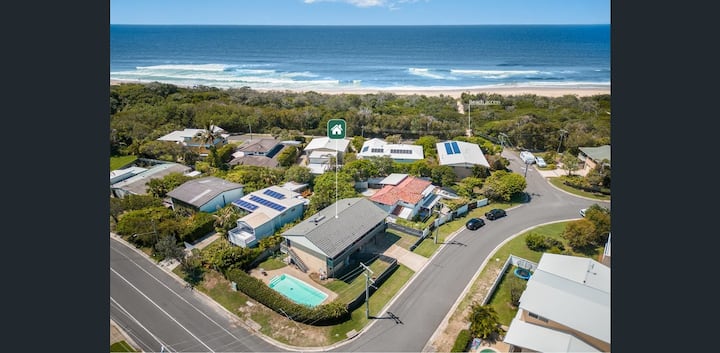 Family Home 50m From Local Surf Beach With A Pool! - Sunshine Coast