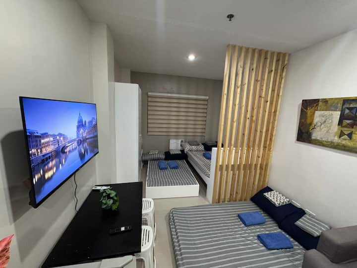 Iloilo Business Atria People’s Condo (1-6 Persons) - Iloilo City