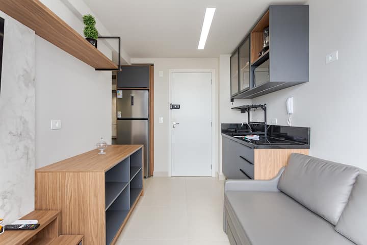 Apto 2q P 6 Pessoas C Vaga E Academia | Wifi E A/c - Curitiba