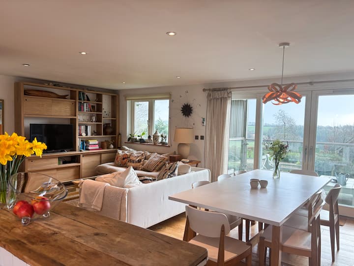 Eco-house With Fabulous Views And Swimming Pool - Royaume-Uni