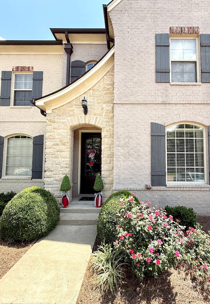 2pm Checkin & 12pm Checkout! Sleeps 8 - 3 Bedrooms - Oxford, MS