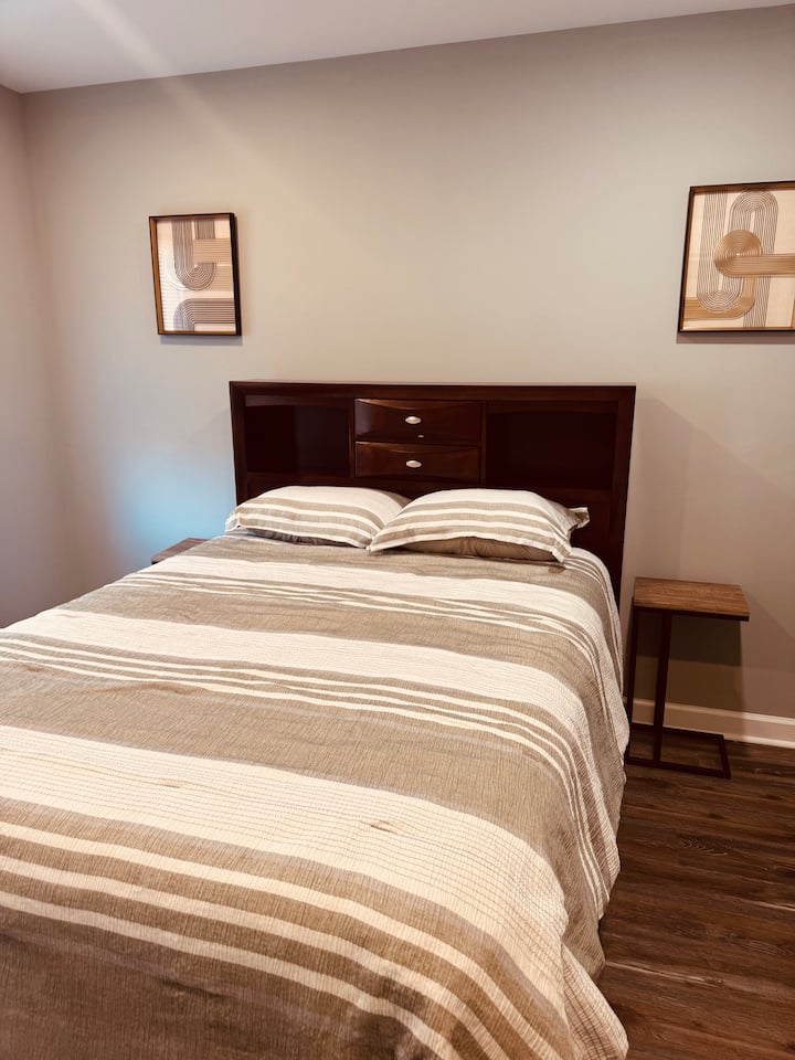 Cozy 2br Townhome In The Heart Of Baltimore City - Baltimore, MD