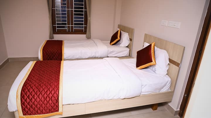 Deluxe Double Bed Room - Thanjavur