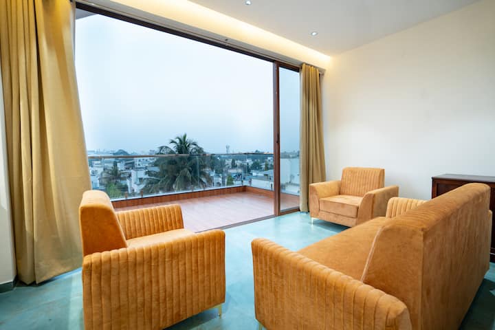 Skyline Luxury 3bhk Penthouse | 3 Private Decks - Nashik
