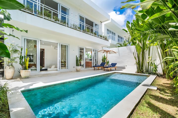 Tropical 3br Canggu Stay W Pool, Balcony & Office - Australia