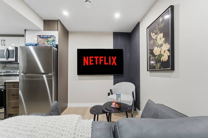 Alpine Cave | King Beds | Walk To Sls | Parking | - Cochrane