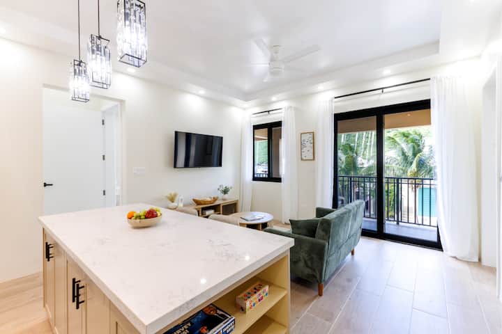 Oasis Suites (Dawn) - East End