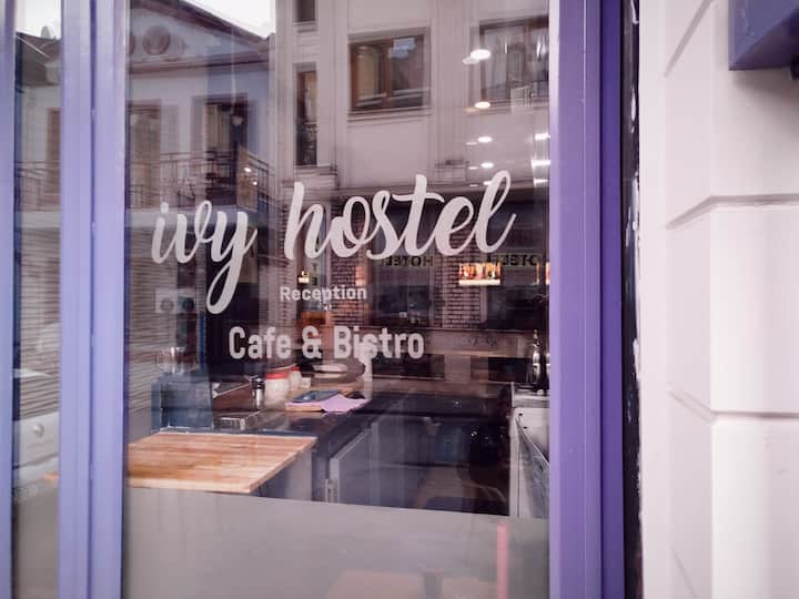 Kadınlar A Mahsusu 8 Kişilik Oda Da 1 Yatak - Istanbul