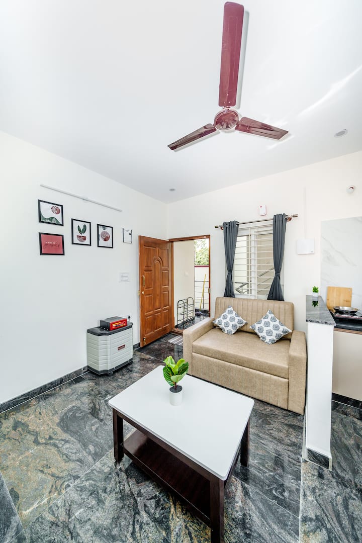 Gk - 404  Btm/hsr/silk Board/madiwala - Bangalore