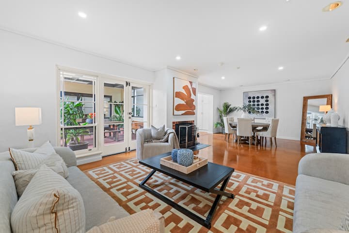 Adelaide Central Artistic Bluestone Retreat - Stirling