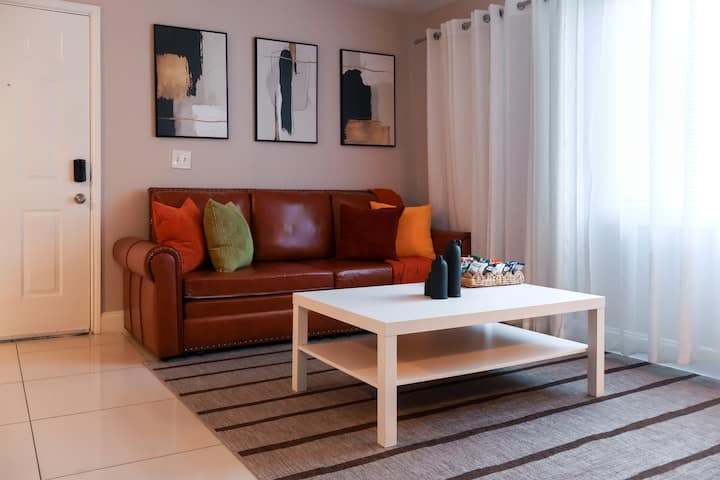 Modern 1br| Laundry| Parking |10 Min Downtown - Jacksonville, FL