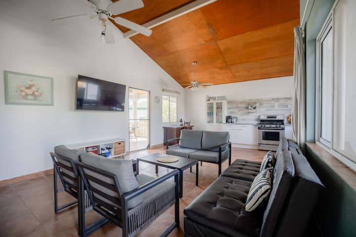 Your Peaceful Caribbean Getaway In Savaneta - Aruba