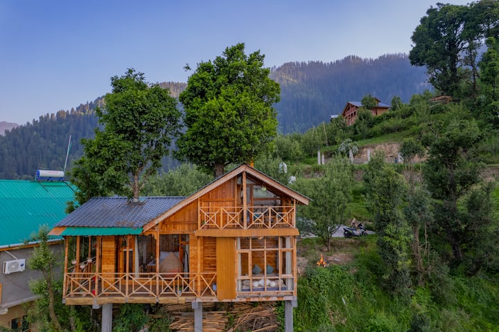 Alpine Treehouse With Indoor Fireplace | Tandi - Jibhi