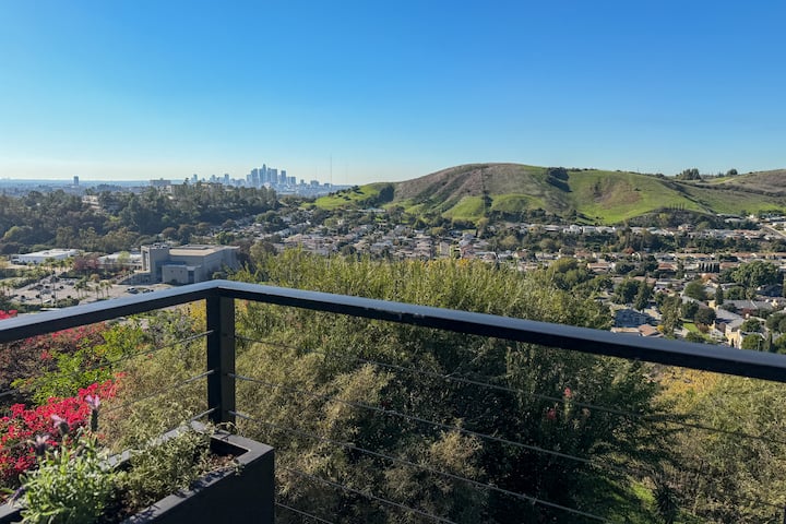 Serene Hillside Home W/ Dtla Views - Los Angeles, CA