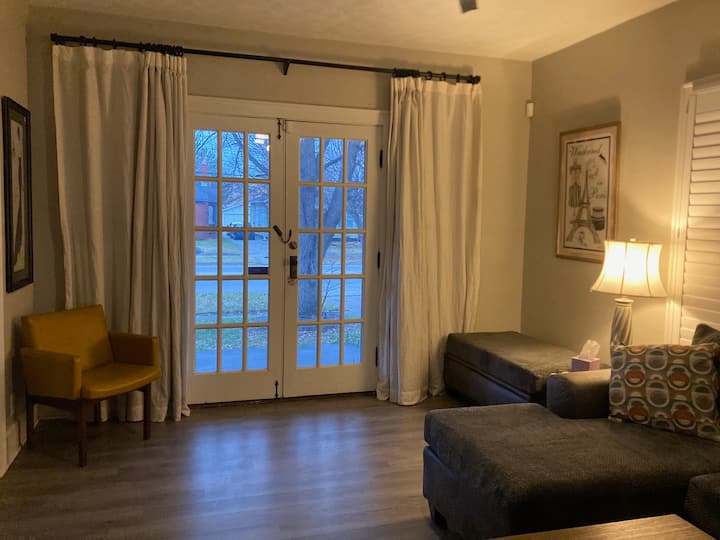 The Cozy Cottage - Evansville