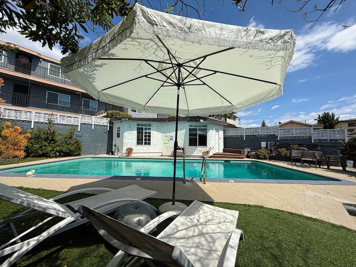 Lovely 4-unit Complex With Private Pool -Mkw-lad - Los Angeles, CA