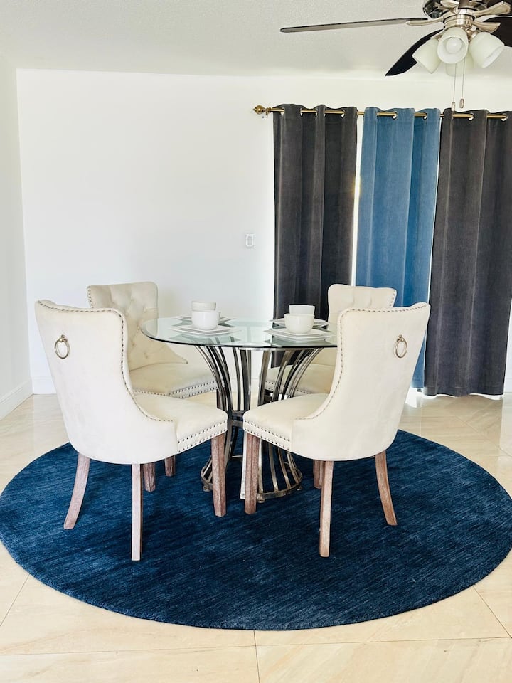 Discovery Cove 4b/2b - Sarasota, FL