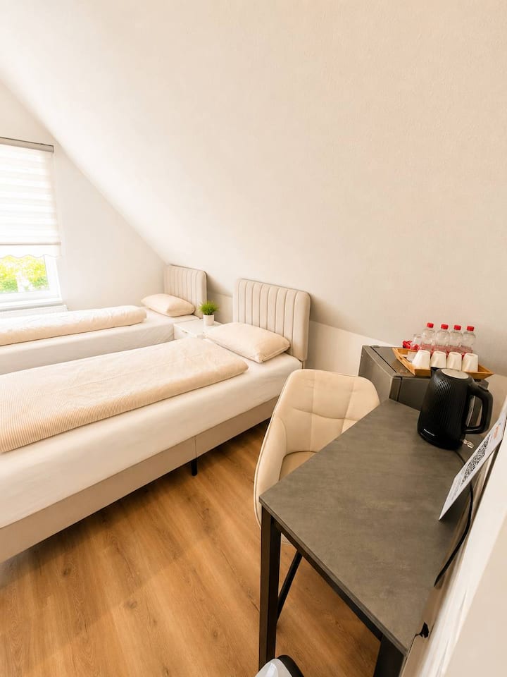 Family Room One 160 Cm Bed + Two 90 Cm Beds 21 - Wuppertal
