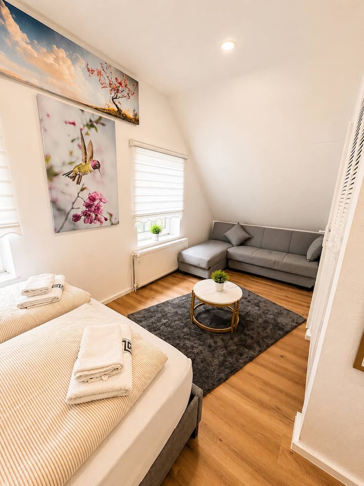 Room With 160 Cm Bed + Sofa Bed & Workspace 22 - Wuppertal
