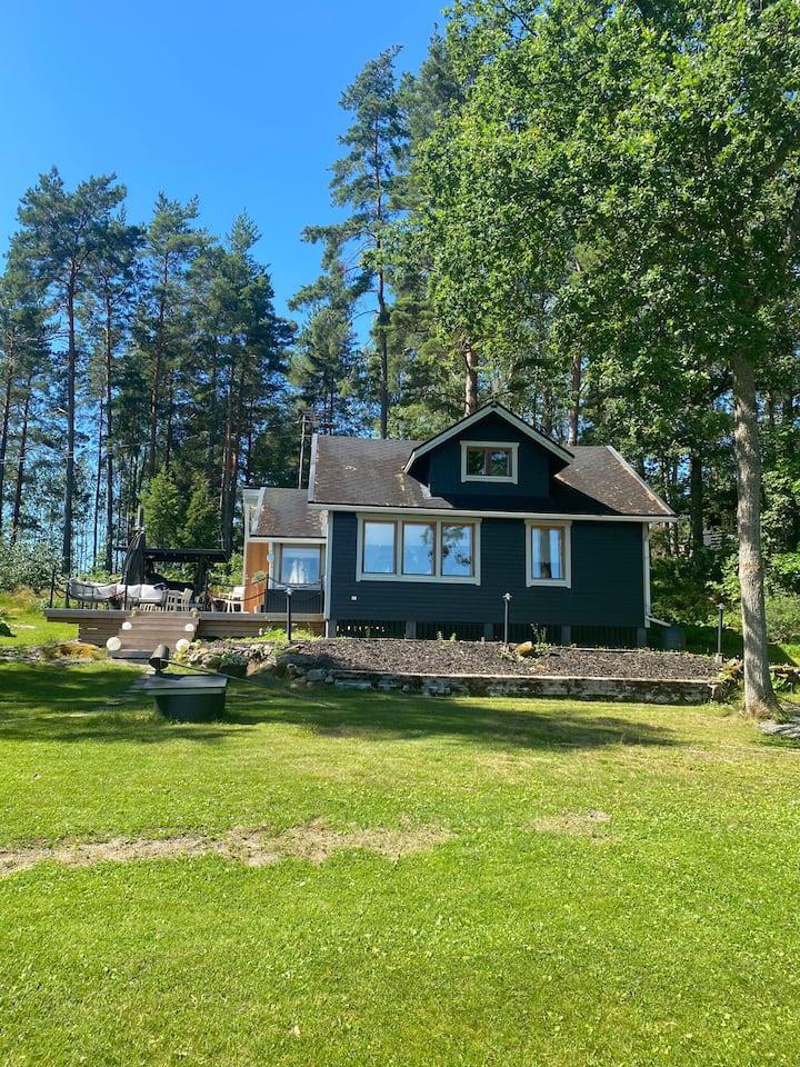 Mökki Naantalissa Merenrannalla, Autotien Päässä. - Rymättylä