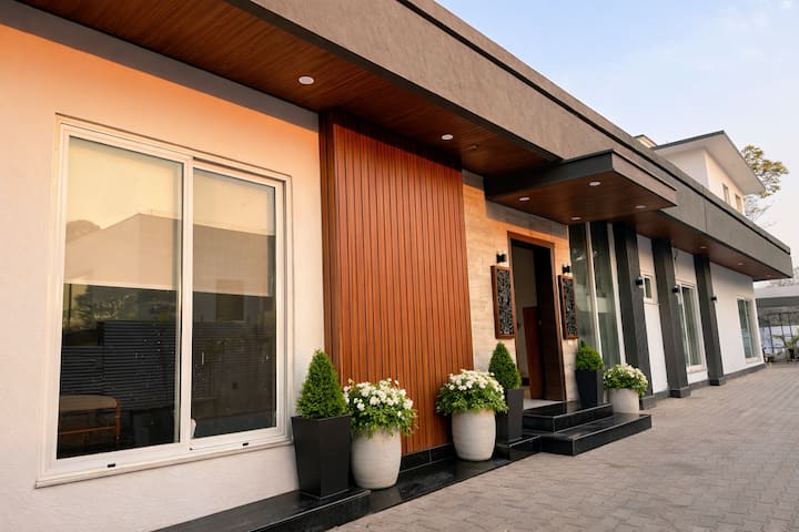 Islamabad’s Most Prestigious Address-2 Kanal Villa - Islamabad