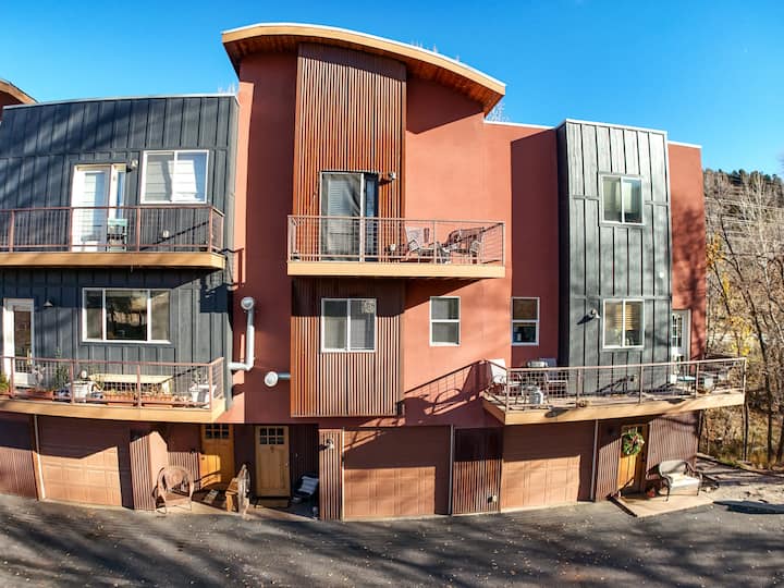 Modern Durango Townhome Near Downtown - Durango, CO