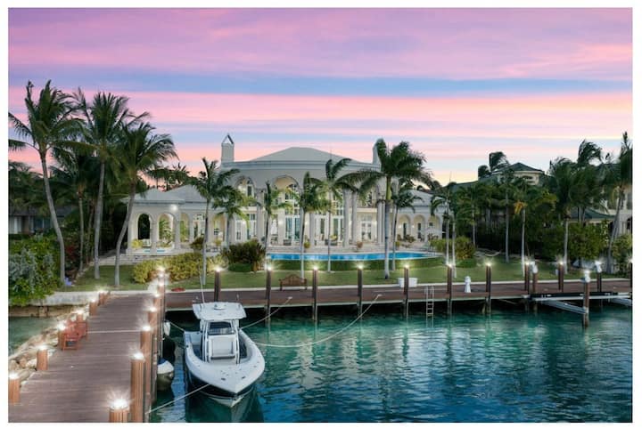 Bahamas Luxury Oceanfront Villa. - Nassau