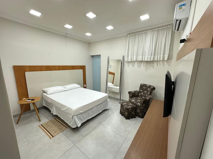 Kitnet Central, 10 Passos Da Rua Major Gote! - Patos de Minas