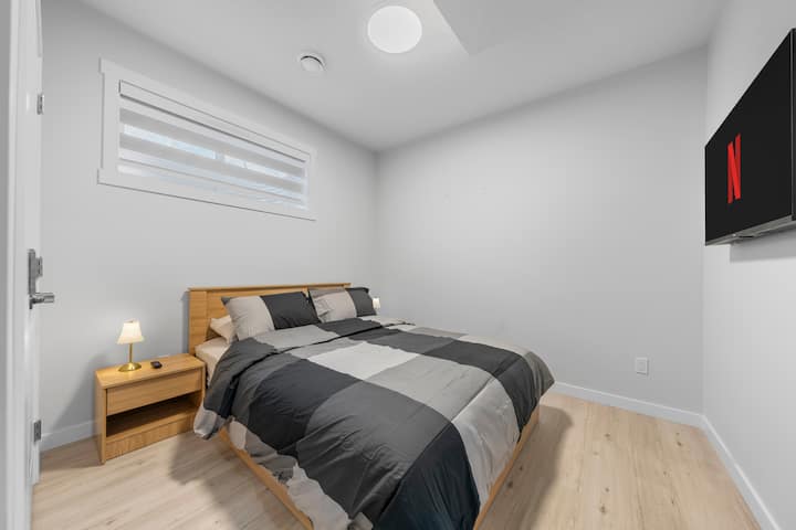 Simple And Stylish 1br Basement Suite Near U Of A - Edmonton