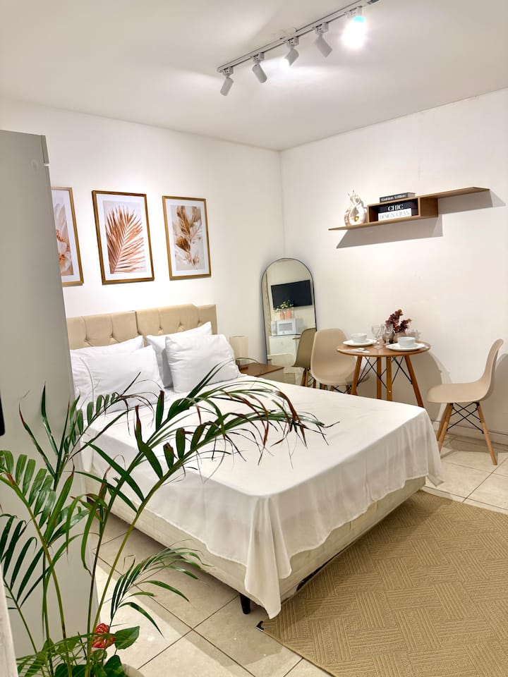 Silencioso -8 C/ Ar, Metrô Glória E Perto Da  Lapa - Brasil