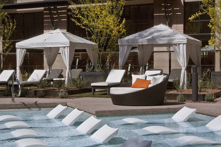 Stylish Stay By Old Town • Pool Access & Comfort - Scottsdale, AZ