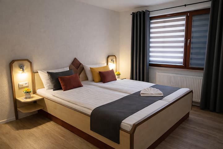 Großes Zimmer In Bonn Mehlem. Zentrale Lage - Bonn