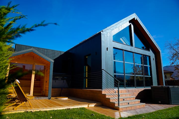Mănăstirii Chalet – Wood, Glass & Silence - Bicaz