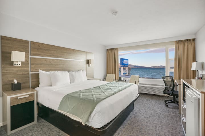 Romantic Lakeside King Suite With Panoramic Views - Polson, MT