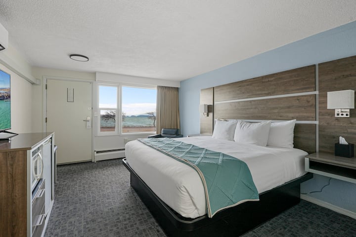 King Room With Peaceful Setting & Lake Views - T5k - Polson, MT