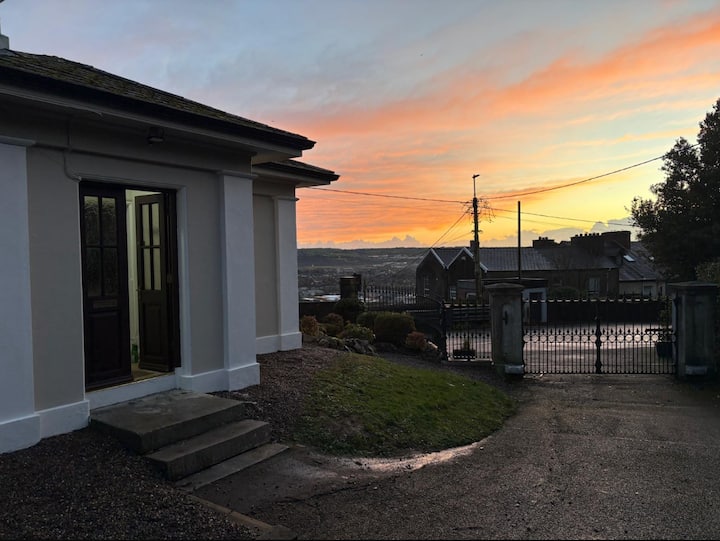 Panoramic Retreat | 2br Bungalow - Cork