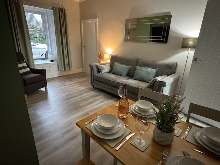 Refurbished 2-bed Cottage In Blairgowrie - Blairgowrie