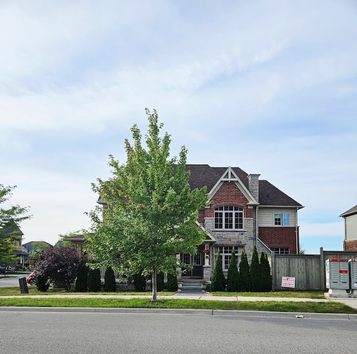 Basement Suite - Bradford, ON, Canada