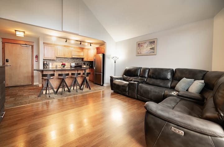 Rocky Mountain Retreat-mountain View! - Canmore