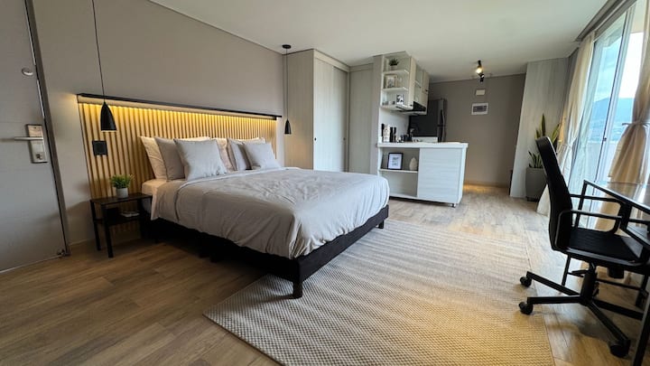 Loft Con Balcón Y Vista A La Ciudad | El Poblado - Envigado