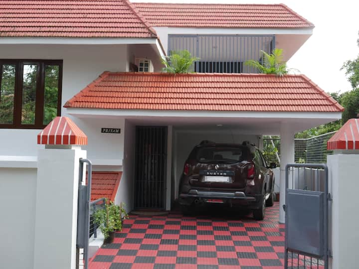 Temple Courtyard Homestay - Thiruvalla