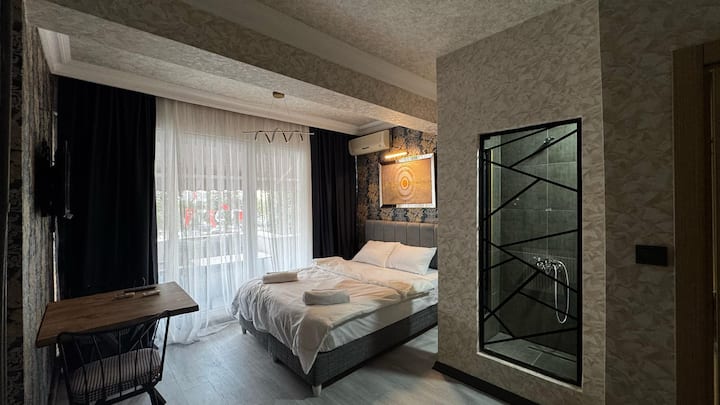 Tuzla Sahil Enjoy Hotel Deluxe Deniz Manzaralı Oda -