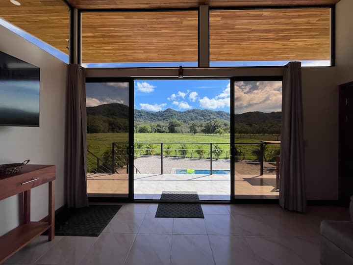 *New* 
Casa Vista Montaña - Bejuco District