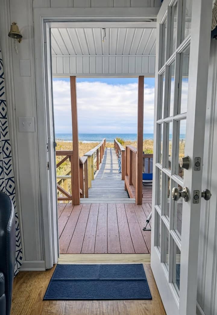 Oceanfront Cottage - Steps To Cb Boardwalk - Carolina Beach, NC
