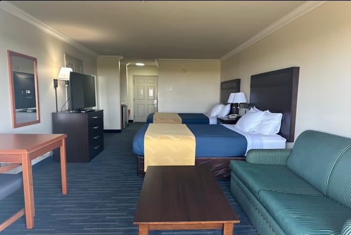 Luxury 2 Queen Bed Room With Ocean View And Sofa - Ocean Shores, WA