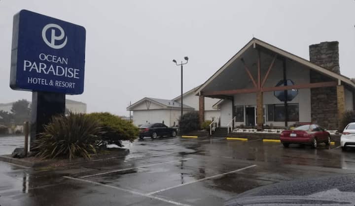 Luxury 2 Queen Bed Room With Ocean View And Sofa - Ocean Shores, WA