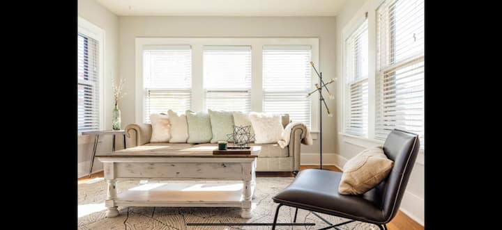 Classy Updated Condo-unit 2, Covered Parking! - オクラホマ・シティ, OK